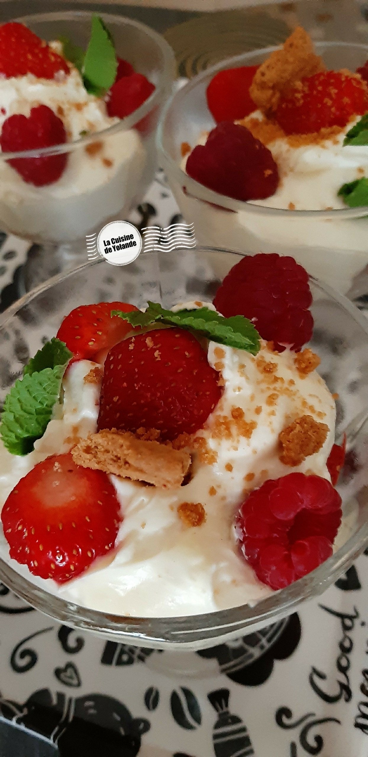 verrines de fruits rouges à la crème de tiramisu. – La Cuisine de Yolande